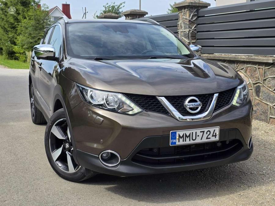 Brown Nissan Qashqai 2017 in Radviliskis, with an engine capacity of 1.20 L and mileage of 135 thousand km for 8200 €, photo 1 on AUTOMOTO.COM.LV