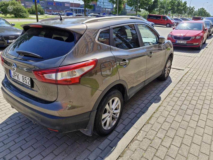Brūns Nissan Qashqai 2017 Klaipėda, ar dzinēja tilpumu 1.20 L un nobraukumu 103 tūkst. km par 9500 €, foto 7 vietnē AUTOMOTO.COM.LV