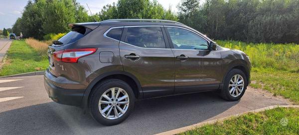 Brūns Nissan Qashqai 2017 Viļņa, ar dzinēja tilpumu 1.20 L un nobraukumu 110 tūkst. km par 10600 €, foto 1 vietnē AUTOMOTO.COM.LV