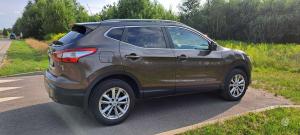 Brūns Nissan Qashqai 2017 Viļņa, ar dzinēja tilpumu 1.20 L un nobraukumu 110 tūkst. km par 10600 €, foto  vietnē AUTOMOTO.COM.LV