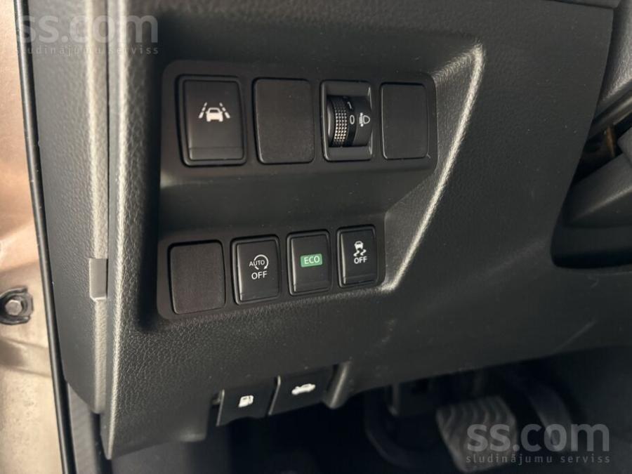 Brūns Nissan Qashqai 2017 Rīga, ar dzinēja tilpumu 1.20 L un nobraukumu 108 tūkst. km par 10900 €, foto 24 vietnē AUTOMOTO.COM.LV