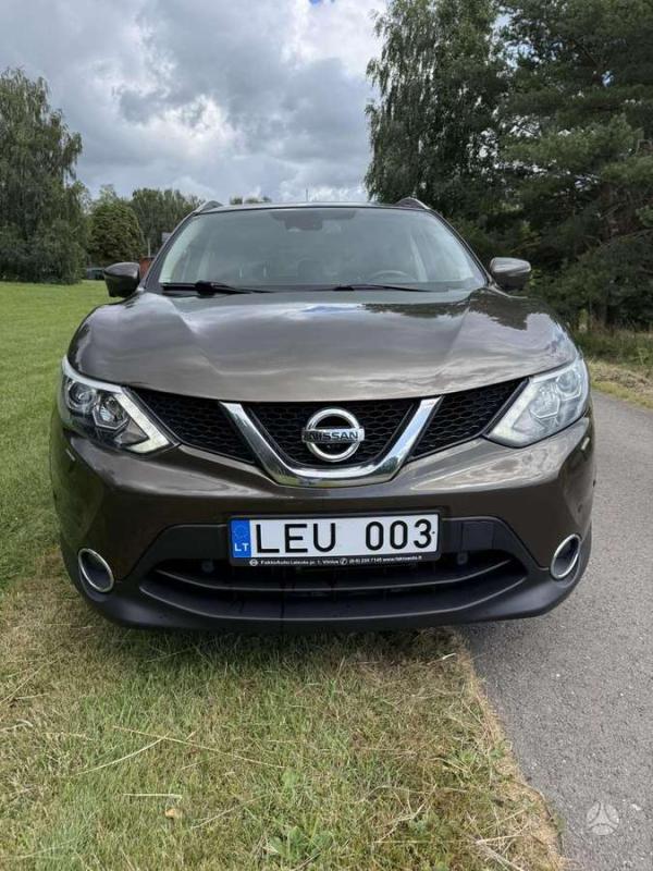 Brown Nissan Qashqai 2017 in Kaunas, with an engine capacity of 1.20 L and mileage of 119 thousand km for 5200 €, photo 2 on AUTOMOTO.COM.LV