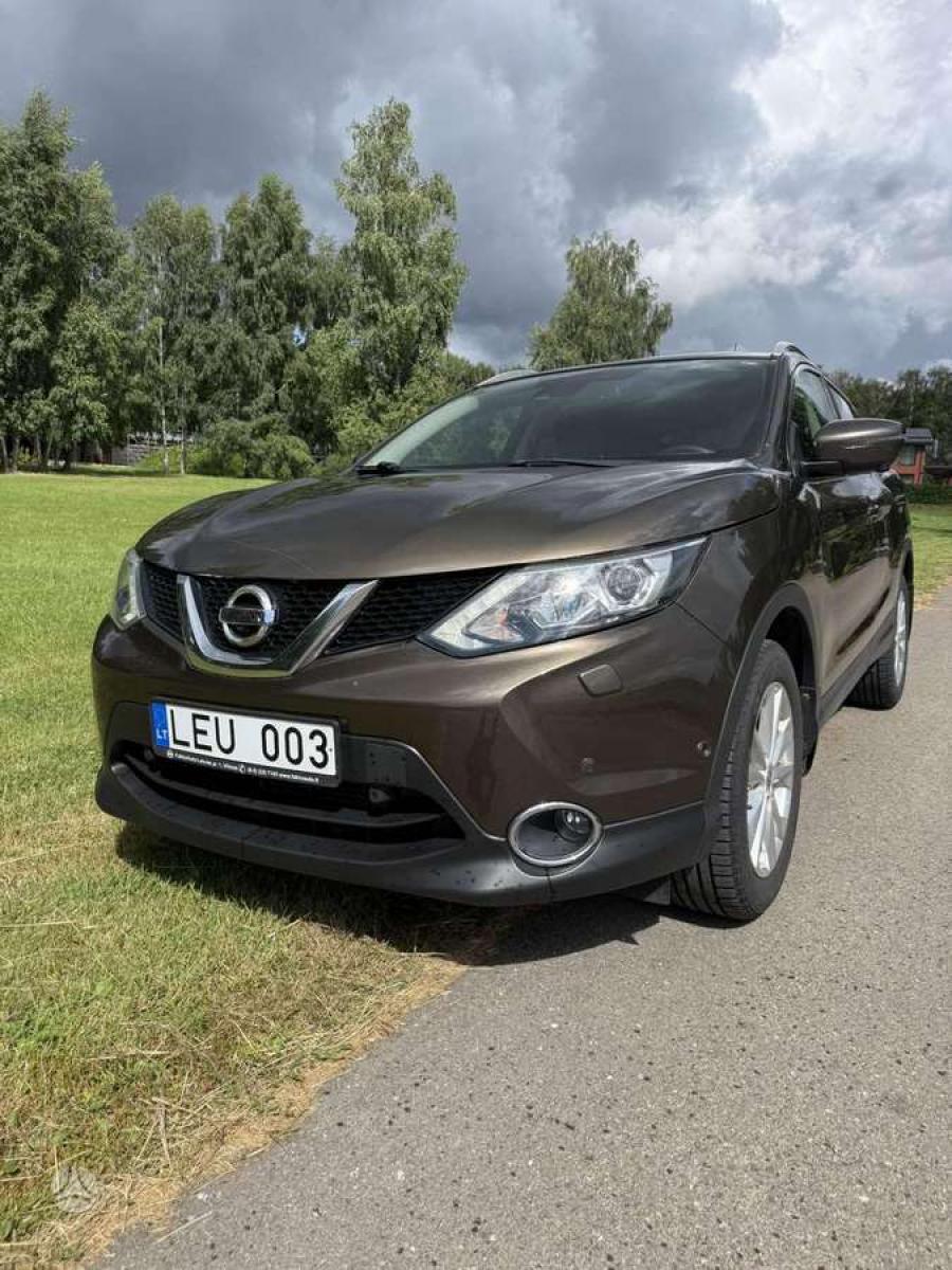 Brown Nissan Qashqai 2017 in Kaunas, with an engine capacity of 1.20 L and mileage of 119 thousand km for 5200 €, photo 4 on AUTOMOTO.COM.LV