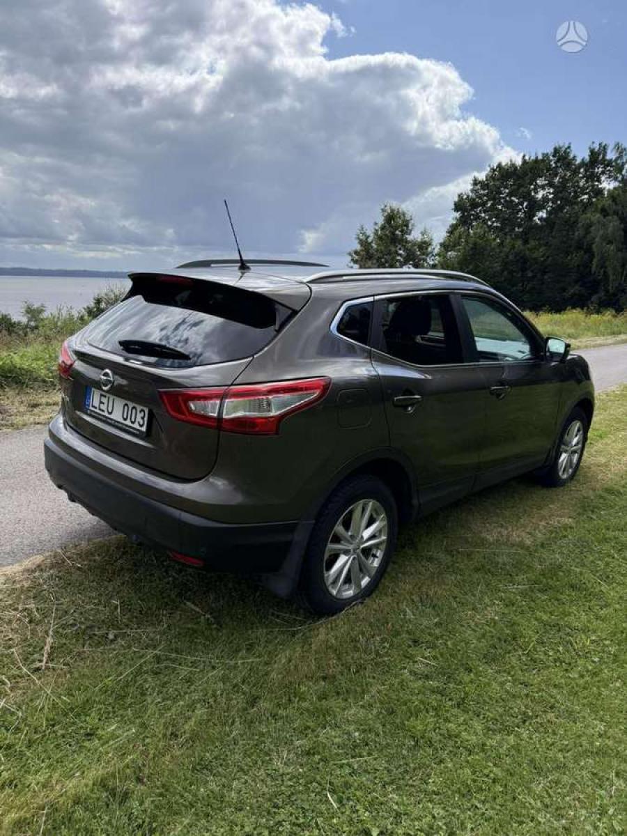 Brown Nissan Qashqai 2017 in Kaunas, with an engine capacity of 1.20 L and mileage of 119 thousand km for 5200 €, photo 8 on AUTOMOTO.COM.LV
