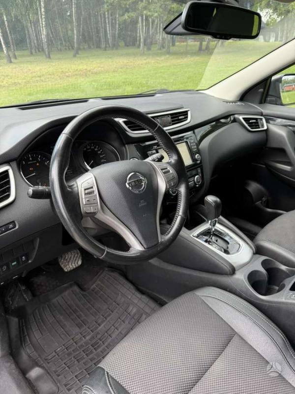 Brown Nissan Qashqai 2017 in Kaunas, with an engine capacity of 1.20 L and mileage of 119 thousand km for 5200 €, photo 8 on AUTOMOTO.COM.LV