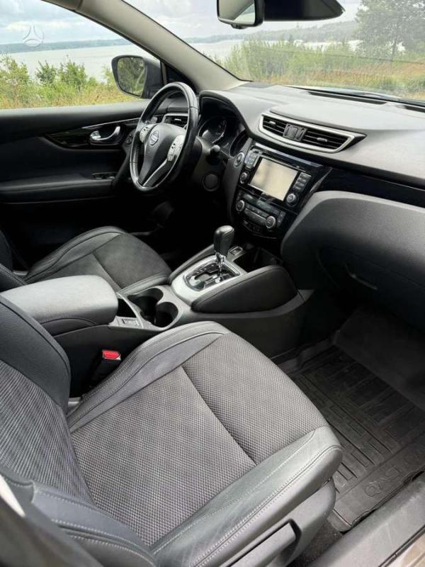 Brown Nissan Qashqai 2017 in Kaunas, with an engine capacity of 1.20 L and mileage of 119 thousand km for 5200 €, photo 10 on AUTOMOTO.COM.LV