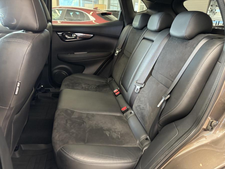 Brūns Nissan Qashqai 2017 Rīga, ar dzinēja tilpumu 1.20 L un nobraukumu 108 tūkst. km par 9900 €, foto 28 vietnē AUTOMOTO.COM.LV