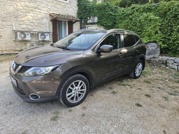 Brown Nissan Qashqai 2017 in Utena, with an engine capacity of 1.20 L and mileage of 135 thousand km for 8500 €, photo 4 on AUTOMOTO.COM.LV