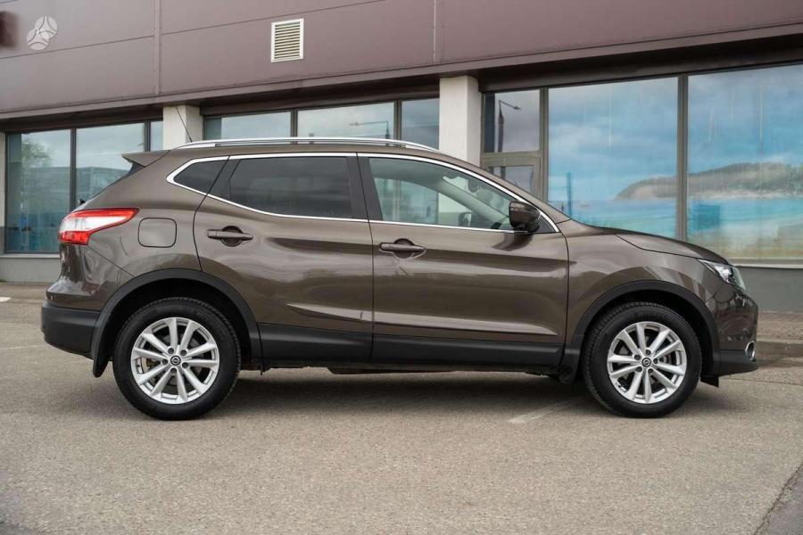 Brown Nissan Qashqai 2017 in Vilnius, with an engine capacity of 1.20 L and mileage of 85 thousand km for 10950 €, photo 8 on AUTOMOTO.COM.LV