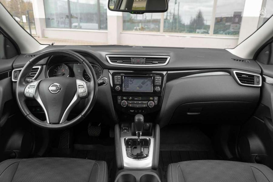 Brown Nissan Qashqai 2017 in Vilnius, with an engine capacity of 1.20 L and mileage of 85 thousand km for 10950 €, photo 15 on AUTOMOTO.COM.LV
