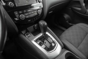 Brown Nissan Qashqai 2017 in Vilnius, with an engine capacity of 1.20 L and mileage of 85 thousand km for 10950 €, photo 22 on AUTOMOTO.COM.LV