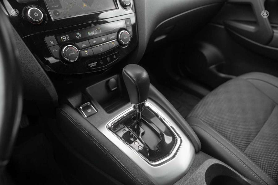 Brown Nissan Qashqai 2017 in Vilnius, with an engine capacity of 1.20 L and mileage of 85 thousand km for 10950 €, photo 22 on AUTOMOTO.COM.LV