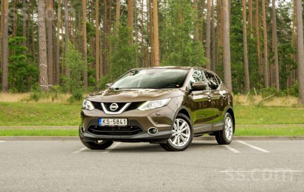Brūns Nissan Qashqai 2017 Rīga, ar dzinēja tilpumu 1.60 L un nobraukumu 140 tūkst. km par 8590 €, foto  vietnē AUTOMOTO.COM.LV