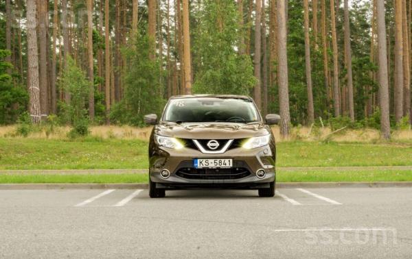 Nissan Qashqai 2017 Rīga vietnē Brūns Nissan Qashqai 2017 Rīga, ar dzinēja tilpumu 1.60 L un nobraukumu 140 tūkst. km par 8590 €, foto 4 vietnē AUTOMOTO.COM.LV