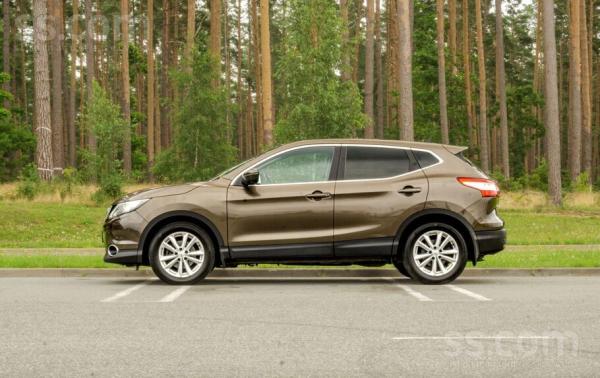 Nissan Qashqai 2017 Rīga vietnē Brūns Nissan Qashqai 2017 Rīga, ar dzinēja tilpumu 1.60 L un nobraukumu 140 tūkst. km par 8590 €, foto 6 vietnē AUTOMOTO.COM.LV