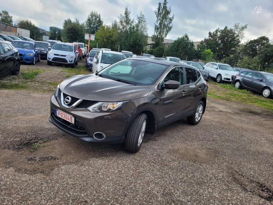Brown Nissan Qashqai 2017 in Telschi, with an engine capacity of 1.20 L and mileage of 160 thousand km for 6450 €, photo 1 on AUTOMOTO.COM.LV