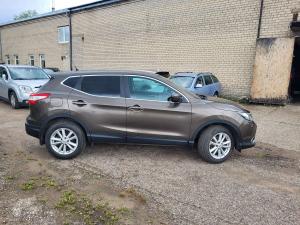Brown Nissan Qashqai 2017 in Telschi, with an engine capacity of 1.20 L and mileage of 160 thousand km for 6450 €, photo 6 on AUTOMOTO.COM.LV
