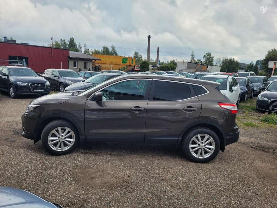 Brown Nissan Qashqai 2017 in Telschi, with an engine capacity of 1.20 L and mileage of 160 thousand km for 6450 €, photo 7 on AUTOMOTO.COM.LV