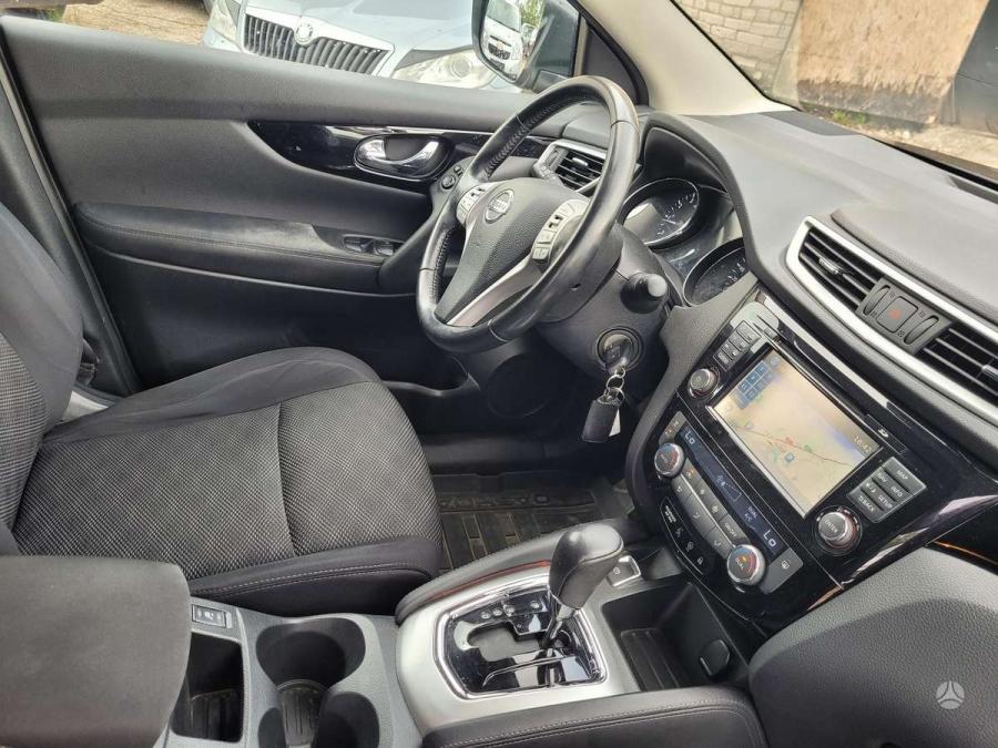 Brown Nissan Qashqai 2017 in Telschi, with an engine capacity of 1.20 L and mileage of 160 thousand km for 6450 €, photo 33 on AUTOMOTO.COM.LV