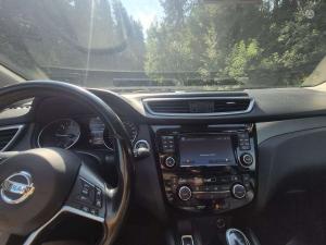 Brown Nissan Qashqai 2017 in Vilnius, with an engine capacity of 1.60 L and mileage of 173 thousand km for 13000 €, photo  on AUTOMOTO.COM.LV