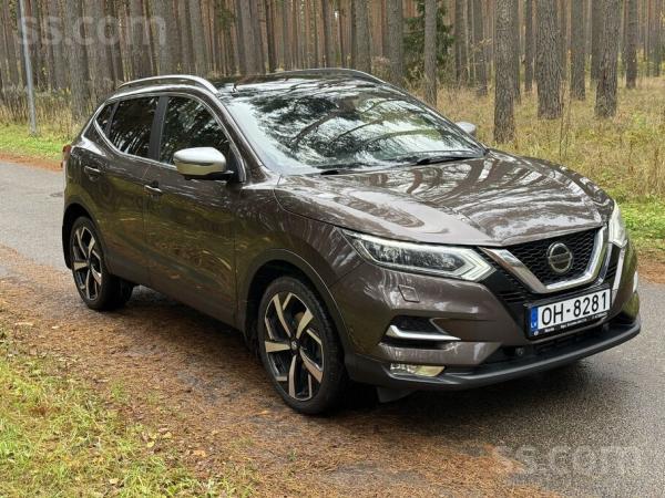 Brown Nissan Qashqai 2018 in Riga, with an engine capacity of 1.20 L and mileage of 114 thousand km for 16600 €, photo 3 on AUTOMOTO.COM.LV