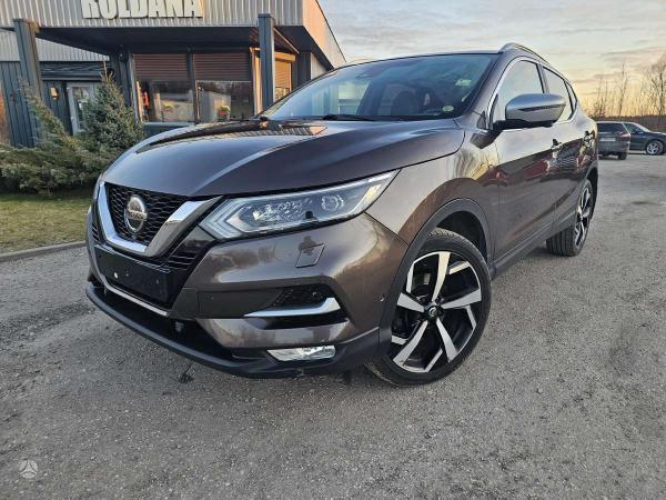 Brown Nissan Qashqai 2018 in Pakruojis, with an engine capacity of 1.20 L and mileage of 176 thousand km for 9900 €, photo 1 on AUTOMOTO.COM.LV