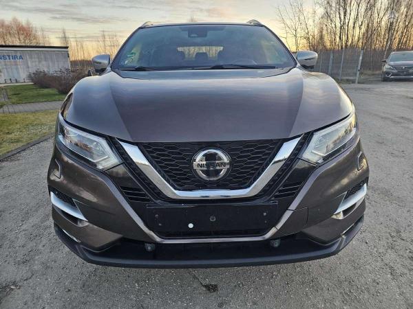 Brown Nissan Qashqai 2018 in Pakruojis, with an engine capacity of 1.20 L and mileage of 176 thousand km for 9900 €, photo 4 on AUTOMOTO.COM.LV