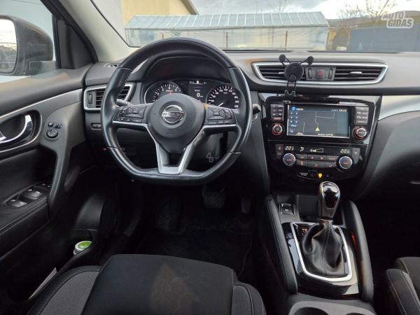 Brown Nissan Qashqai 2018 in Kaunas, with an engine capacity of 1.20 L and mileage of 163 thousand km for 13500 €, photo 8 on AUTOMOTO.COM.LV