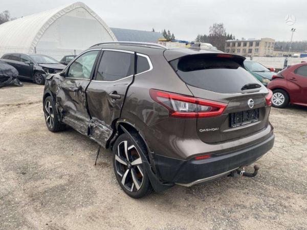 Brown Nissan Qashqai 2018 in Radviliskis, with an engine capacity of 1.46 L and mileage of 191 thousand km for 7950 €, photo 4 on AUTOMOTO.COM.LV