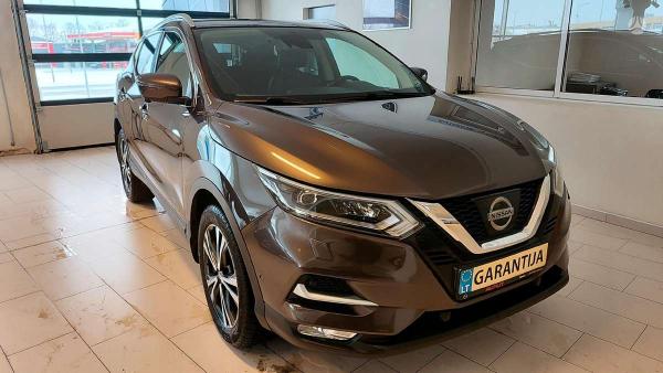 Brūns Nissan Qashqai 2018 Šauļi, ar dzinēja tilpumu 1.20 L un nobraukumu 94 tūkst. km par 13500 €, foto 1 vietnē AUTOMOTO.COM.LV
