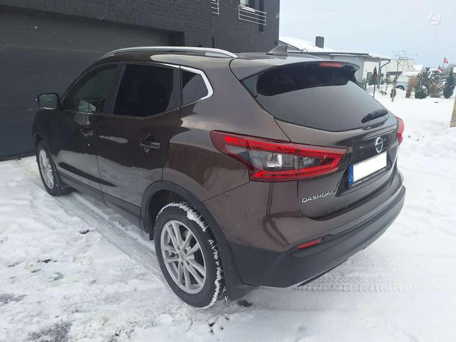 Brown Nissan Qashqai 2018 in Kaunas, with an engine capacity of 1.20 L and mileage of 96 thousand km for 13600 €, photo 3 on AUTOMOTO.COM.LV