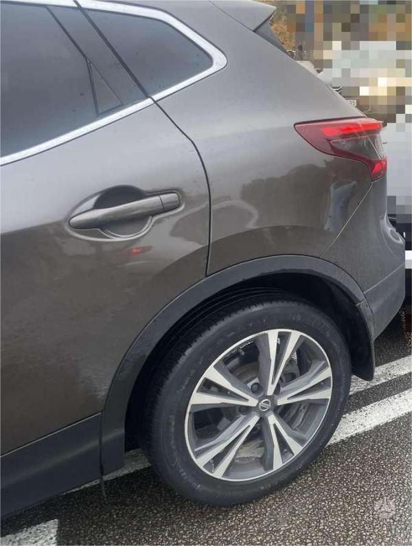 Brown Nissan Qashqai 2018 in Kaunas, with an engine capacity of 1.20 L and mileage of 96 thousand km for 13600 €, photo 9 on AUTOMOTO.COM.LV