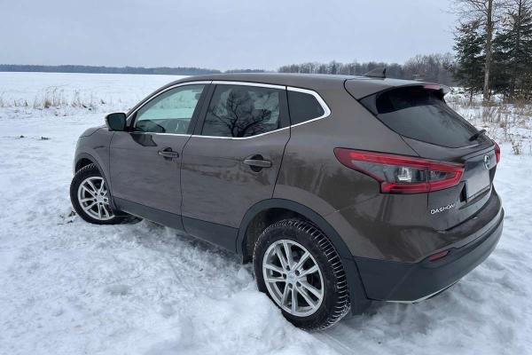 Brūns Nissan Qashqai 2018 Kauņa, ar dzinēja tilpumu 1.20 L un nobraukumu 88 tūkst. km par 12500 €, foto 2 vietnē AUTOMOTO.COM.LV