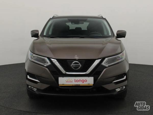 Brown Nissan Qashqai 2018 in Vilnius, with an engine capacity of 1.20 L and mileage of 109 thousand km for 14799 €, photo 3 on AUTOMOTO.COM.LV