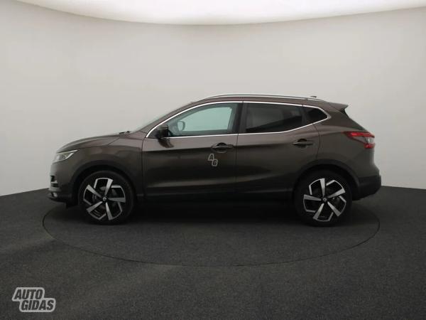 Brown Nissan Qashqai 2018 in Vilnius, with an engine capacity of 1.20 L and mileage of 109 thousand km for 14799 €, photo 6 on AUTOMOTO.COM.LV