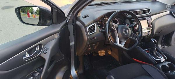 Brown Nissan Qashqai 2018 in Taurage, with an engine capacity of 1.20 L and mileage of 101 thousand km for 9900 €, photo 9 on AUTOMOTO.COM.LV