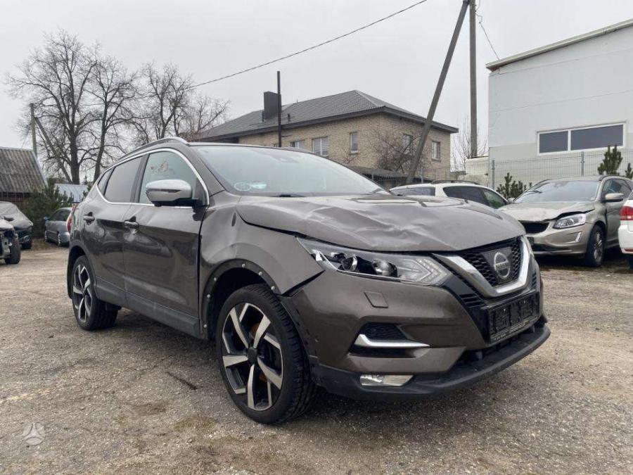 Brown Nissan Qashqai 2018 in Radviliskis, with an engine capacity of 1.46 L and mileage of 191 thousand km for 7950 €, photo 3 on AUTOMOTO.COM.LV