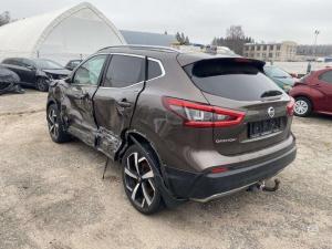 Brown Nissan Qashqai 2018 in Radviliskis, with an engine capacity of 1.46 L and mileage of 191 thousand km for 7950 €, photo 5 on AUTOMOTO.COM.LV