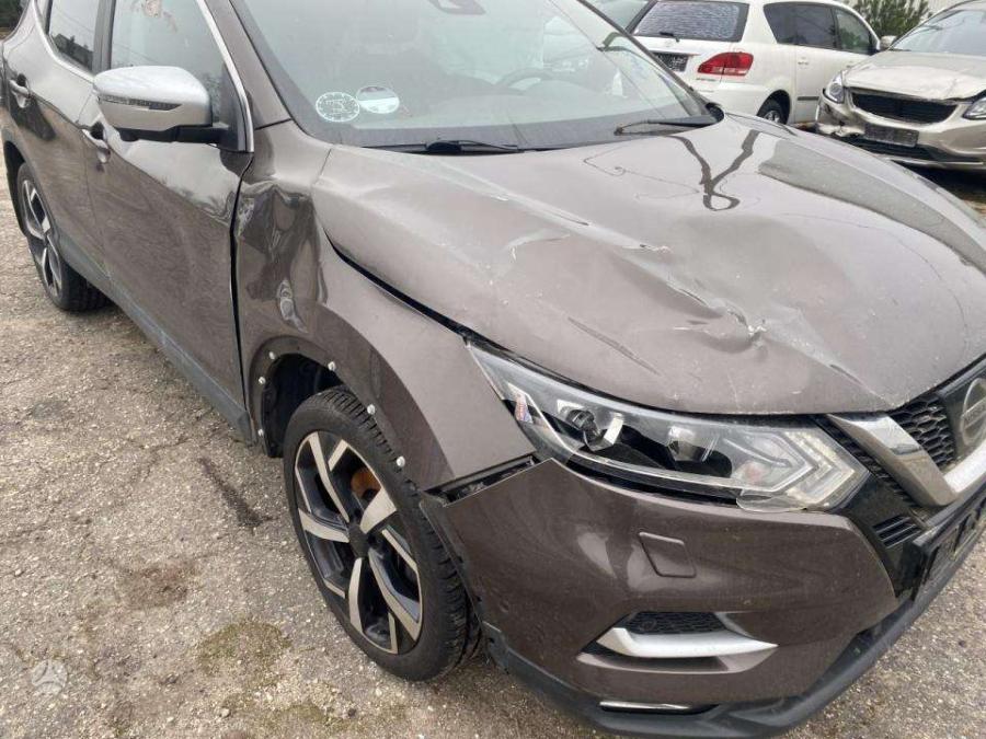 Brown Nissan Qashqai 2018 in Radviliskis, with an engine capacity of 1.46 L and mileage of 191 thousand km for 7950 €, photo 12 on AUTOMOTO.COM.LV