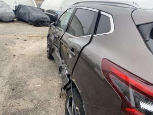 Brown Nissan Qashqai 2018 in Radviliskis, with an engine capacity of 1.46 L and mileage of 191 thousand km for 7950 €, photo 14 on AUTOMOTO.COM.LV