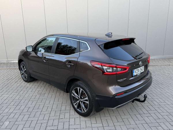 Brown Nissan Qashqai 2018 in Kaunas, with an engine capacity of 1.60 L and mileage of 205 thousand km for 9700 €, photo 6 on AUTOMOTO.COM.LV