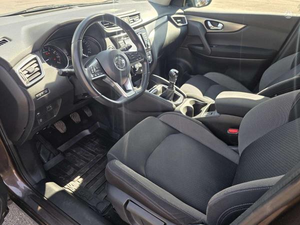 Brown Nissan Qashqai 2018 in Marijampole, with an engine capacity of 1.20 L and mileage of 251 thousand km for 7950 €, photo 9 on AUTOMOTO.COM.LV