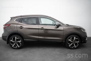 Brown Nissan Qashqai 2018 in Tallinn, with an engine capacity of 1.20 L and mileage of 184 thousand km for 11999 €, photo 7 on AUTOMOTO.COM.LV