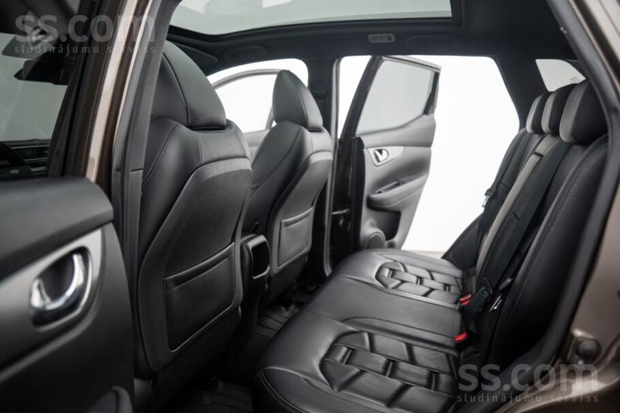 Brown Nissan Qashqai 2018 in Tallinn, with an engine capacity of 1.20 L and mileage of 184 thousand km for 11999 €, photo 11 on AUTOMOTO.COM.LV