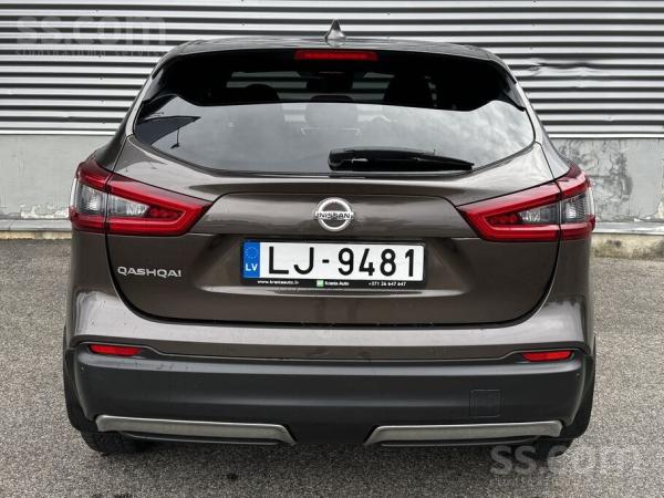 Brown Nissan Qashqai 2018 in Riga, with an engine capacity of 1.20 L and mileage of 141 thousand km for 10900 €, photo 5 on AUTOMOTO.COM.LV
