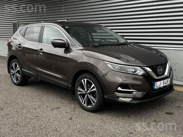 Brown Nissan Qashqai 2018 in Riga, with an engine capacity of 1.20 L and mileage of 141 thousand km for 10900 €, photo 8 on AUTOMOTO.COM.LV