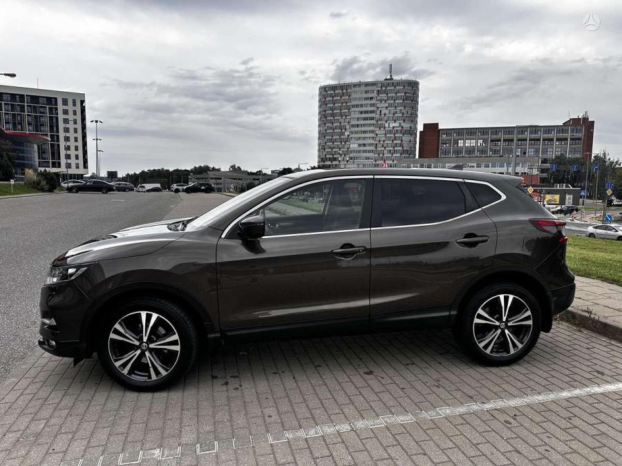 Brūns Nissan Qashqai 2018 Viļņa, ar dzinēja tilpumu 1.20 L un nobraukumu 90 tūkst. km par 12500 €, foto 3 vietnē AUTOMOTO.COM.LV