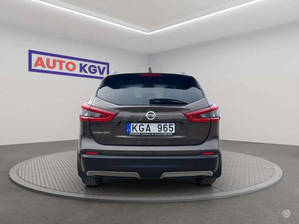Nissan Qashqai 2018 in Kaunas on AUTOMOTO.COM.LV Brown Nissan Qashqai 2018 in Kaunas, with an engine capacity of 1.20 L and mileage of 96 thousand km for 14799 €, photo 5 on AUTOMOTO.COM.LV