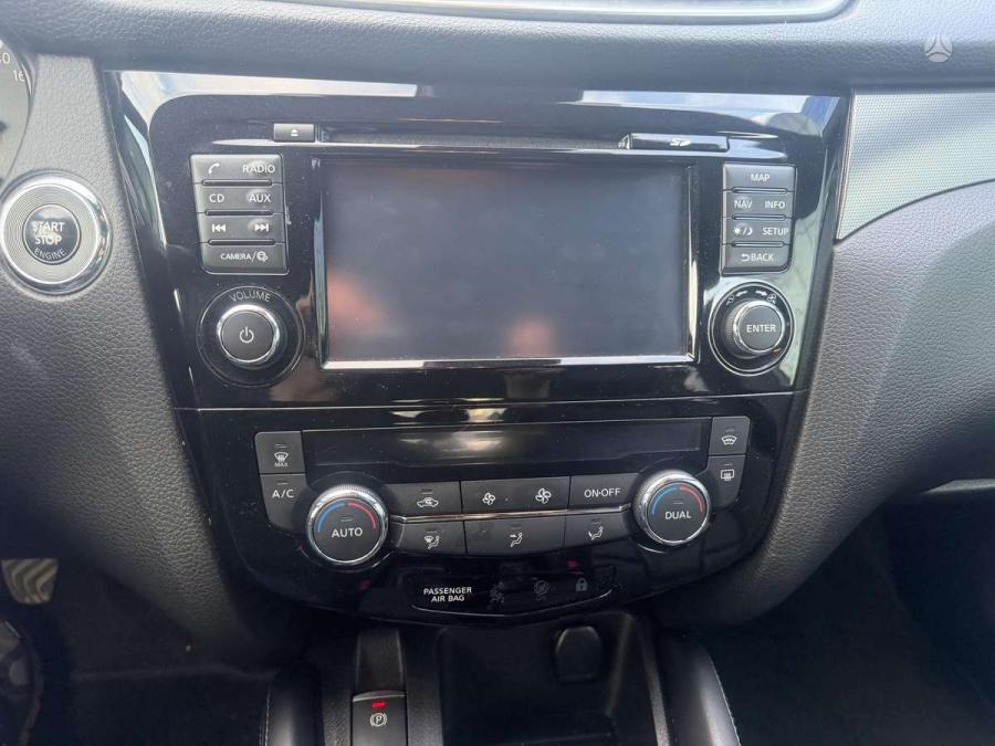 Brown Nissan Qashqai 2018 in Panevezys, with an engine capacity of 1.62 L and mileage of 203 thousand km for 11200 €, photo 17 on AUTOMOTO.COM.LV