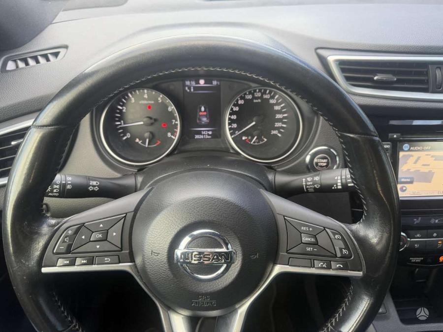 Brown Nissan Qashqai 2018 in Panevezys, with an engine capacity of 1.62 L and mileage of 203 thousand km for 11200 €, photo 22 on AUTOMOTO.COM.LV